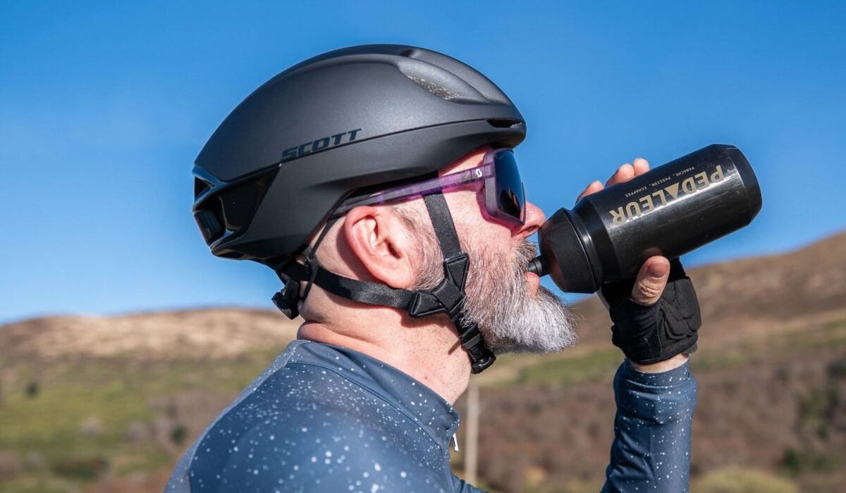 Hydratation en cyclisme : l'erreur invisible qui bloque vos jambes ...